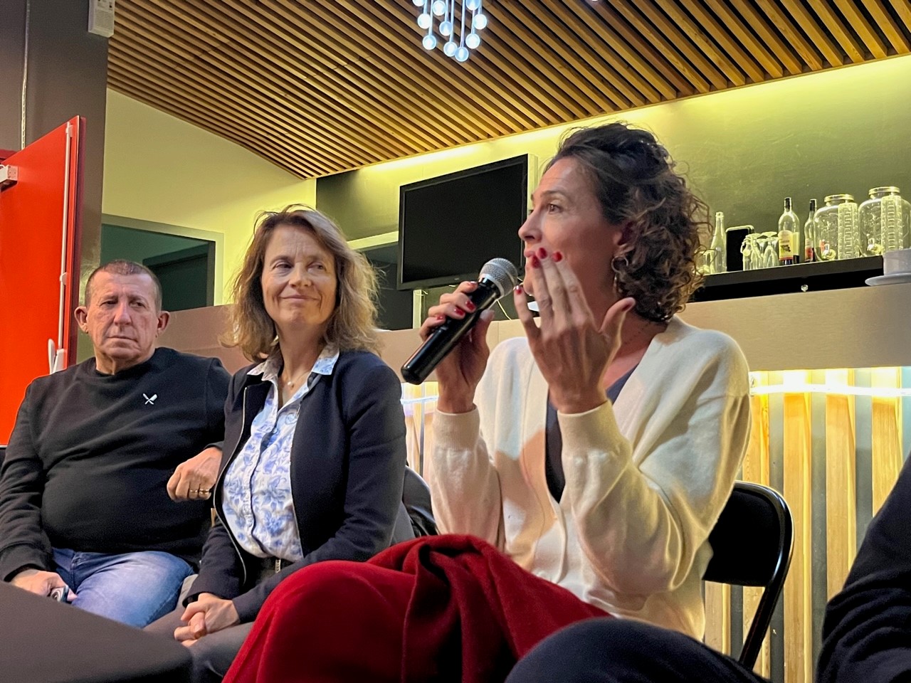 “Où en est la psychiatrie ?” : un débat autour de la pièce de théâtre ...